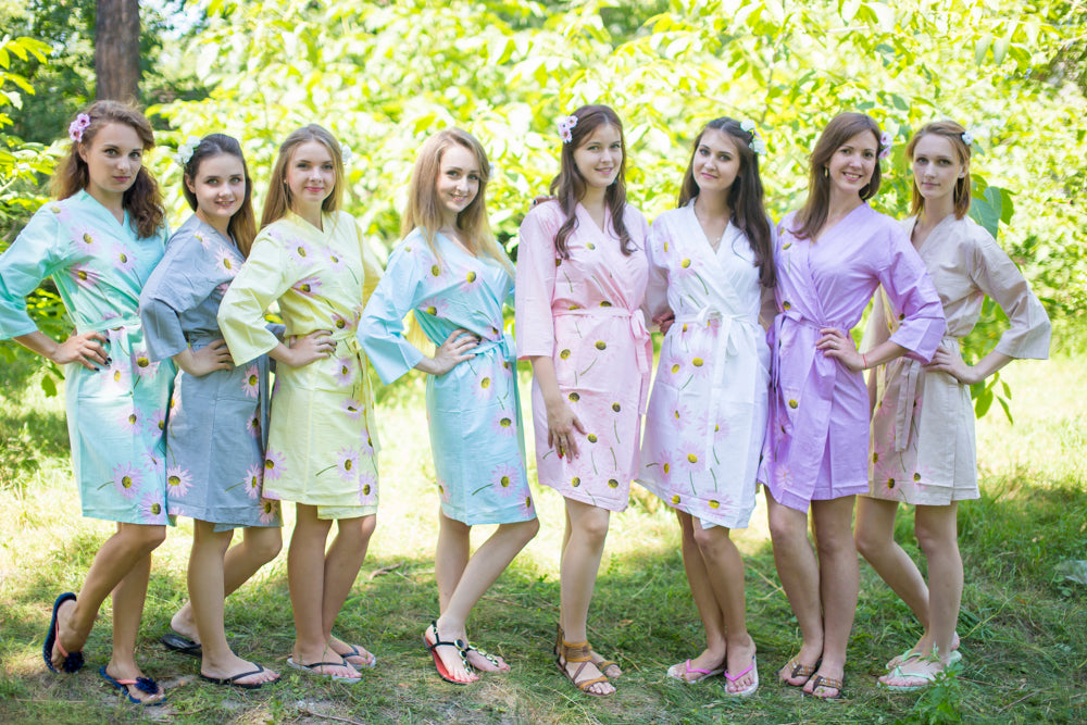 Mismatched Falling Daisies Patterned Bridesmaids Robes in Soft Tones ...